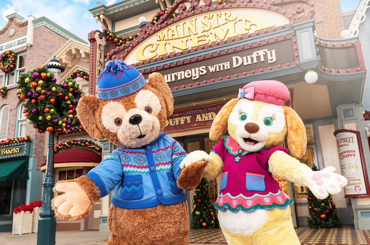 Duffy and Cookie in Winter costume| キャステル | CASTEL ディズニー情報