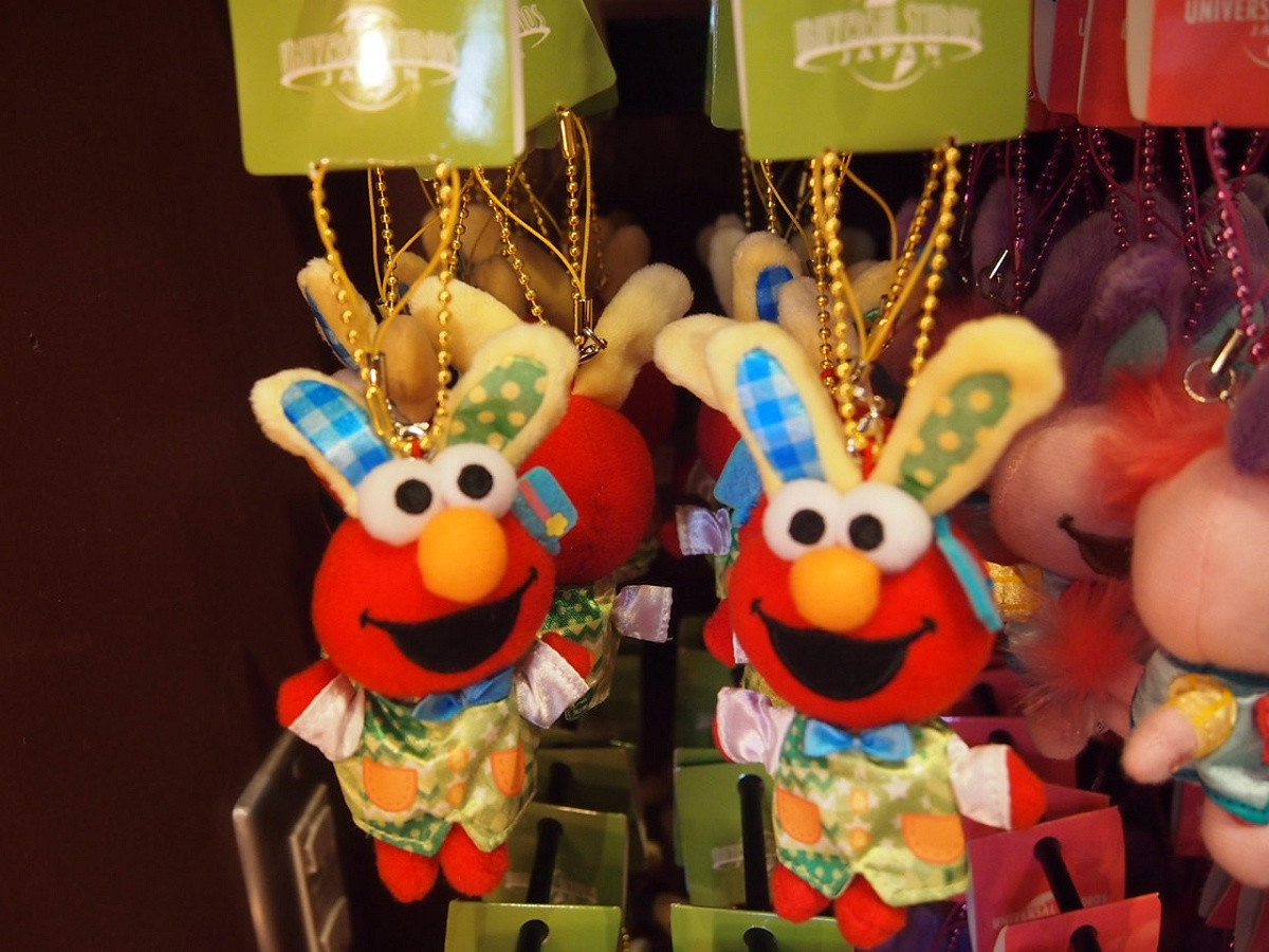 エルモうさ耳ストラップ| キャステル | CASTEL ディズニー情報