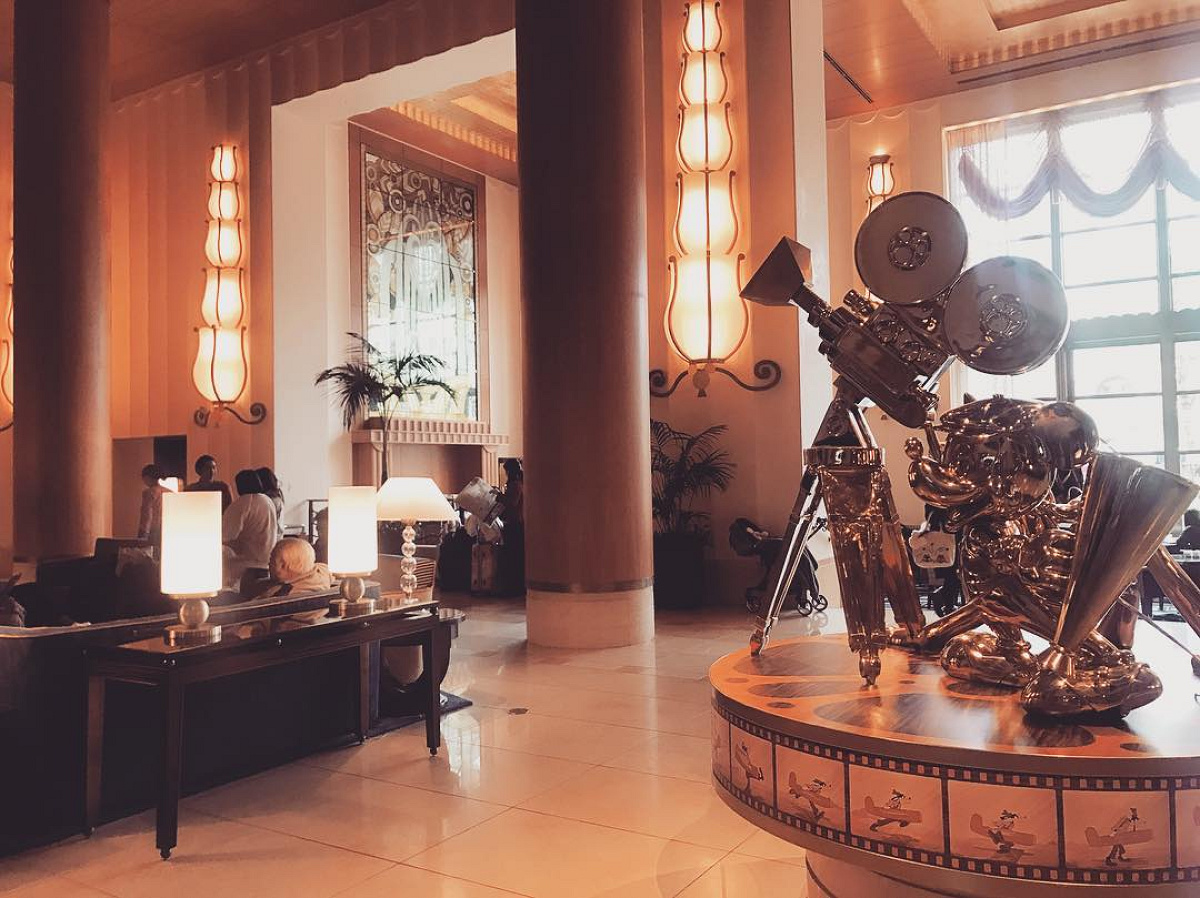 ハイピリオン・ラウンジ| キャステル | CASTEL ディズニー情報